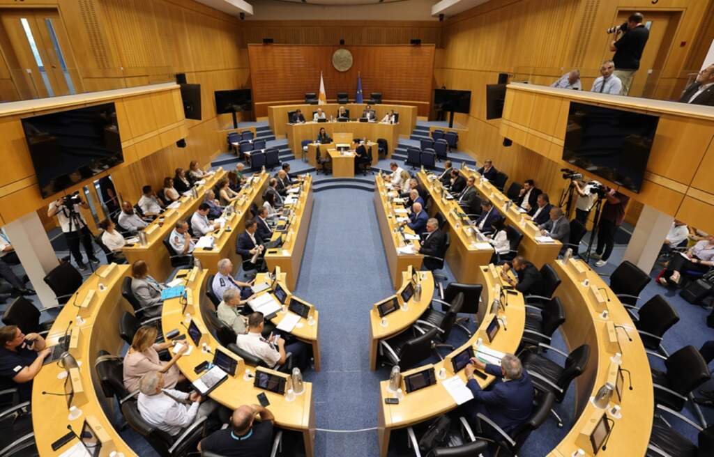 Το απόγευμα η πρώτη συνεδρία νέας Βουλής και η εκλογή Προέδρου της | Typos